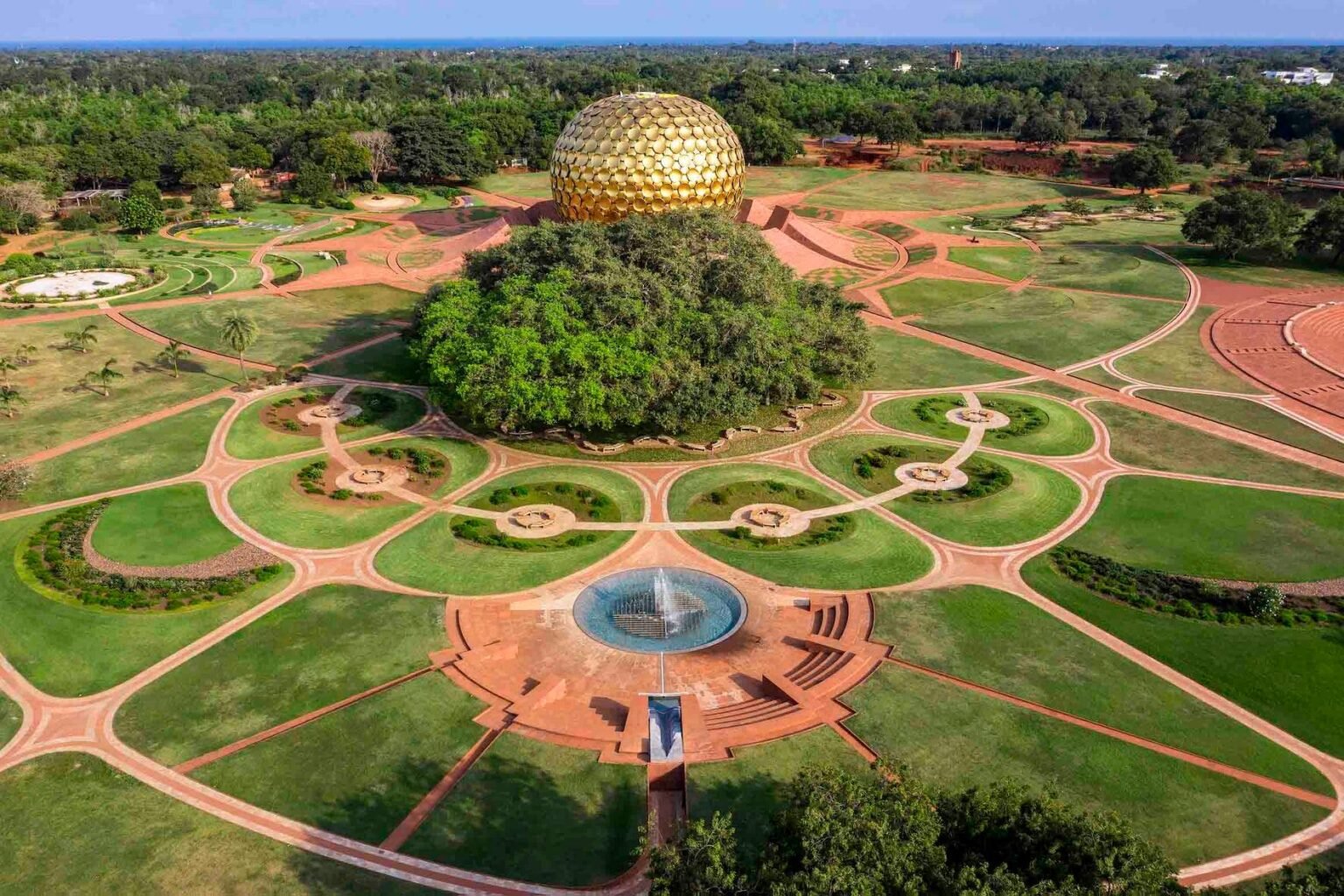 Os fundadores de Auroville, na Índia - Mundo Inteligente